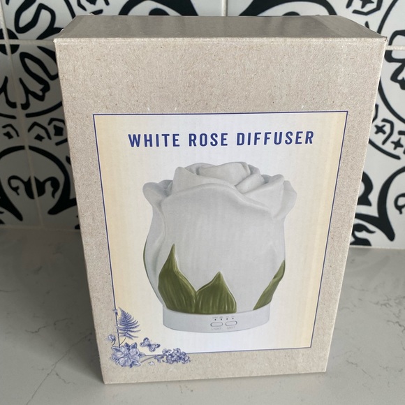 Cracker Barrel | Other | New In Box Cracker Barrel Exclusive White Rose ...